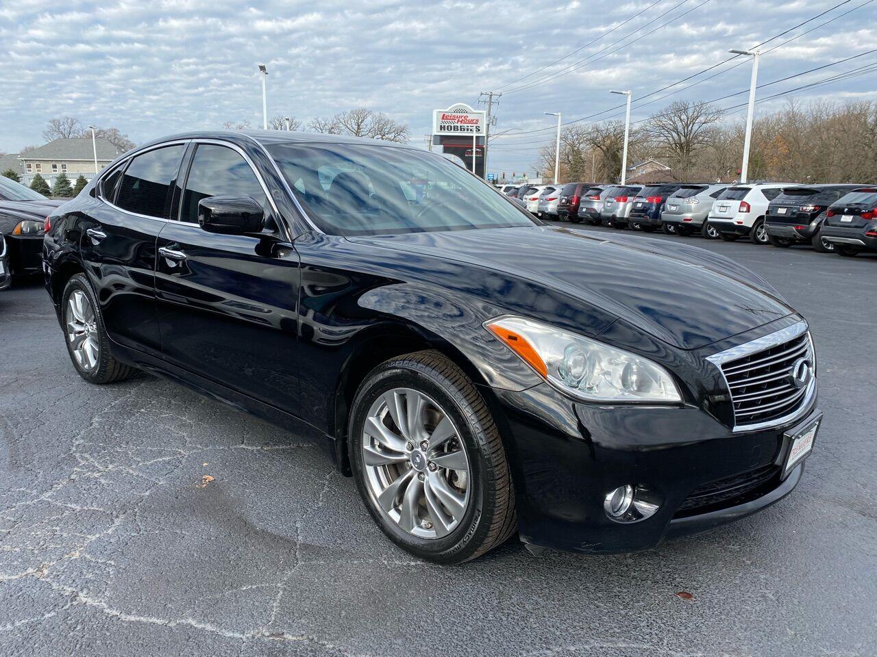 2022 Infiniti M37 Black
