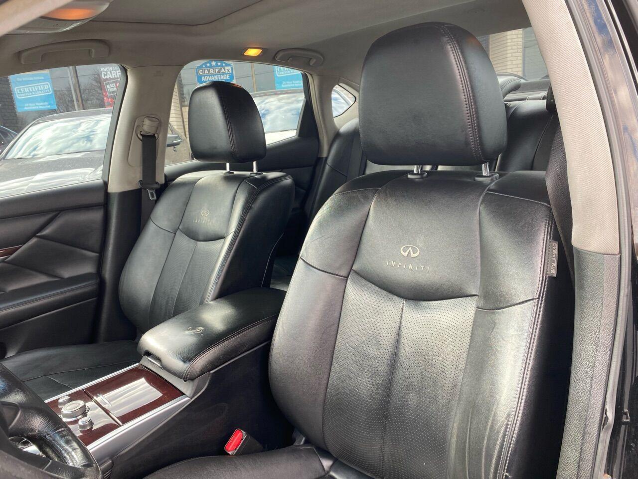 2022 Infiniti M37 Interior