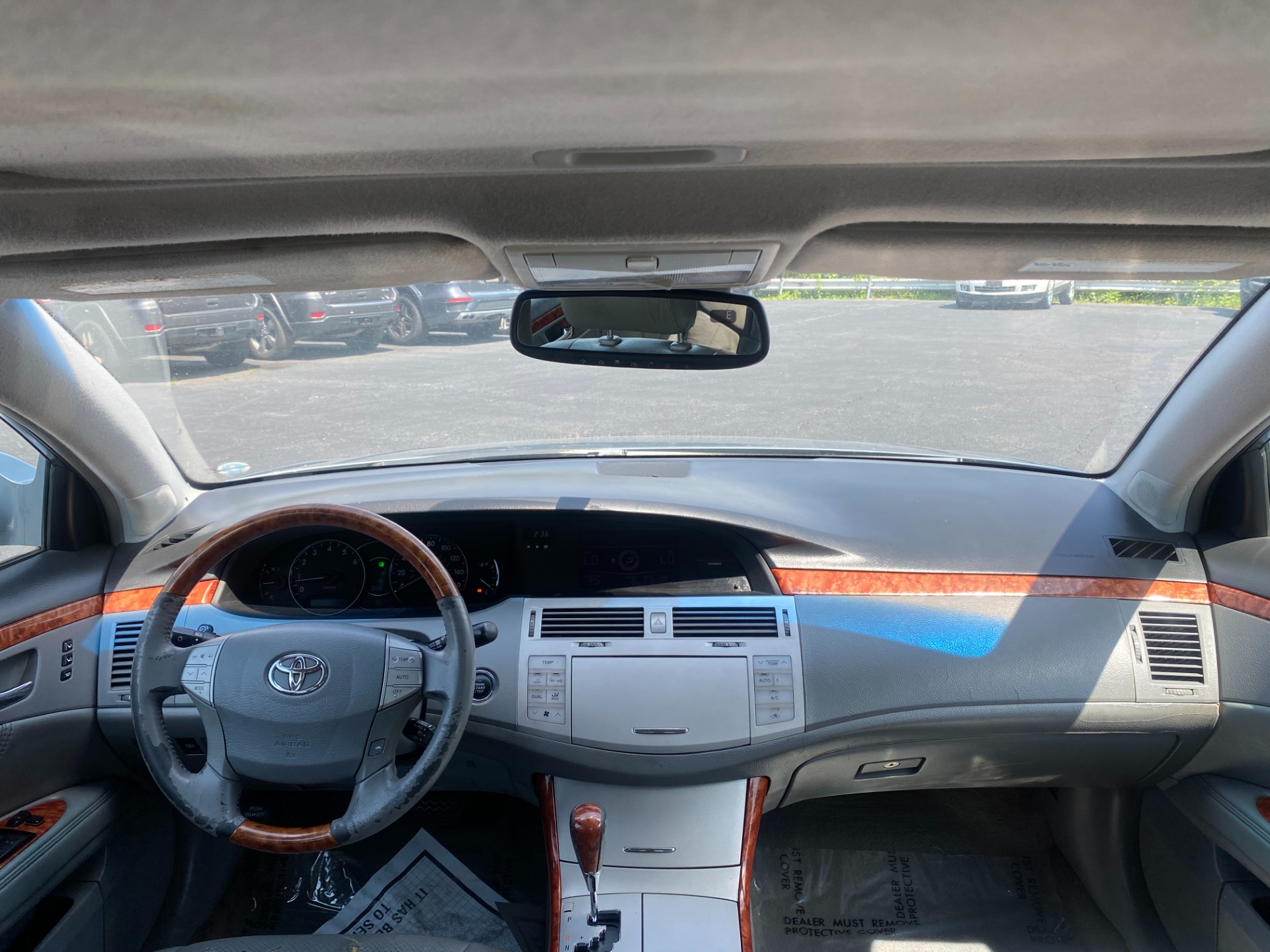 2006 Toyota Avalon Limited Features